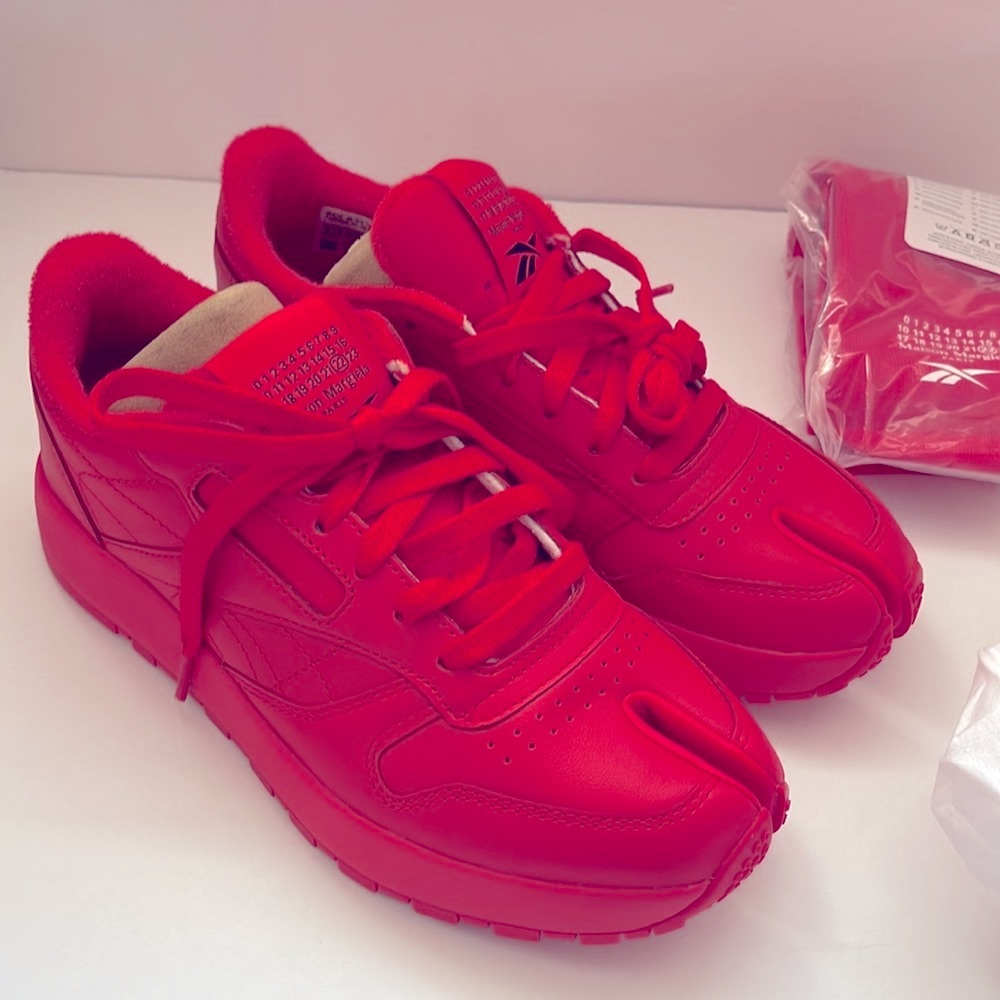 Maison Margiela Vector Red X Rebook Classic Leather T… - Gem